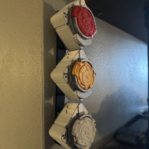 🪪 Kamen Rider Geats ID Core Holder Stand・Free STL File for 3D printing ...