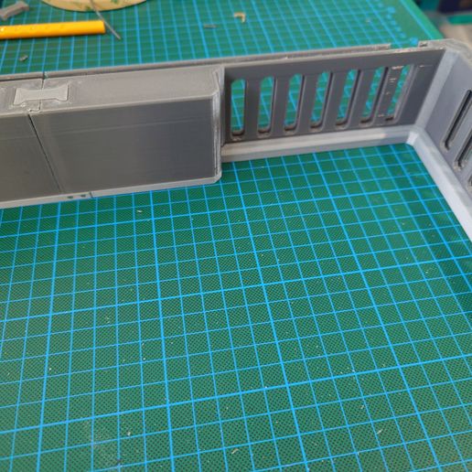 Qidi Plus 4 Closeable Ventilated Riser・ 3MF File for 3D printing・Cults