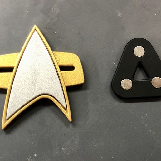 ⭐ Star Trek Comm Badge・Free STL File for 3D printing・Cults
