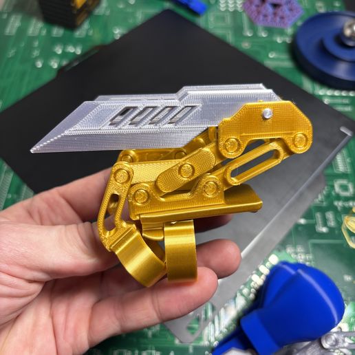 🧤 Cyber Claws with Print In Place Mechanism・ STL File for 3D printing・Cults