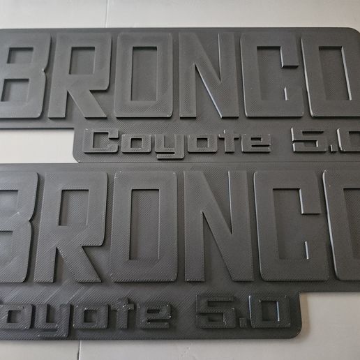📛 Custom BRONCO Badge・ STL File for 3D printing・Cults