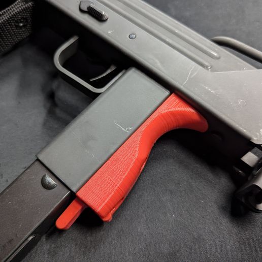 🔫 M11 Handle Grip & Extended Magazine Catch・ STL File for 3D printing・Cults