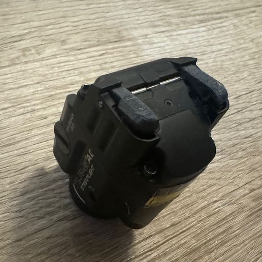STL file TLR8 Low Profile Buttons 🔦 (STEP)・Model to download and 3D ...