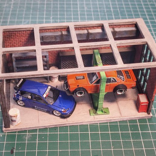 🌆 Tiny Garage V2 Diorama for 1/64 Cars・ STL File for 3D printing・Cults