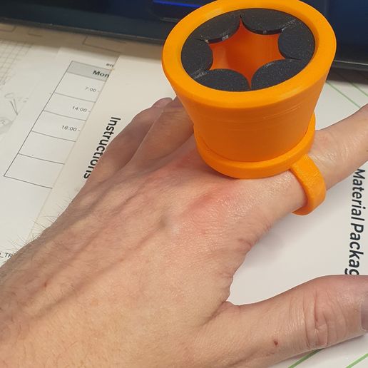 🗑️ Finger waste garbage can with mesh removal tool holder・ STL File for ...