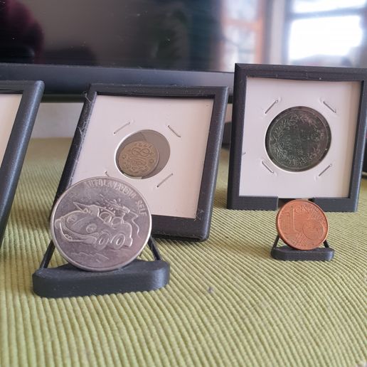 🪙 Coin stand /coin display・ STL File for 3D printing・Cults