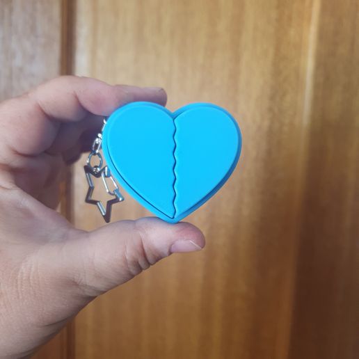 3D file Broken Heart Keycap Clicker, Fidget Keychain, Commercial Use 💜 ...