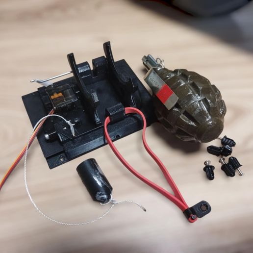 💅 A very simple Polish F1 grenade drop system from a TALON aircraft ...
