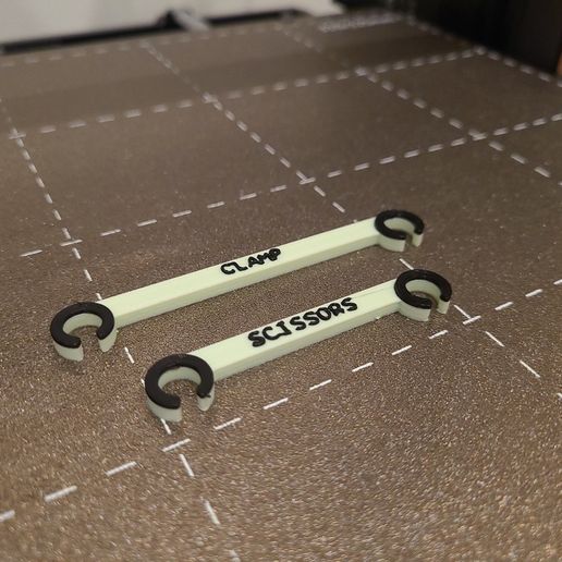 ⚙️ Gator instrument clips for ringed surgical instruments (parametric ...