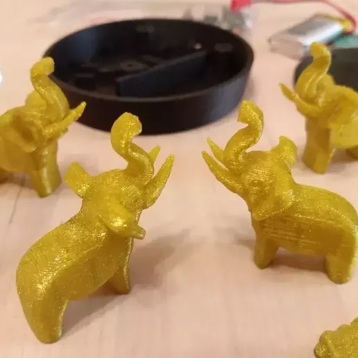 🐘 Elephant with raised trunk for luck・Free STL File for 3D printing・Cults