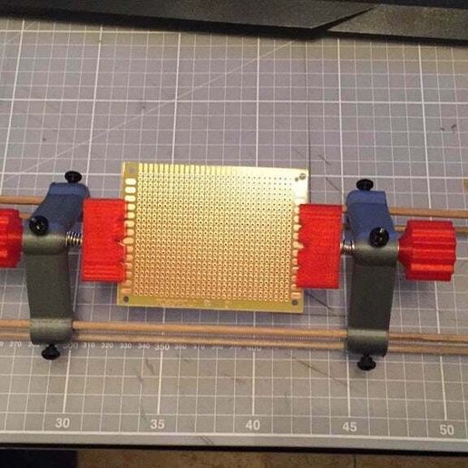 🗜️ PCB Clamp v1.0・Free STL File for ・Cults