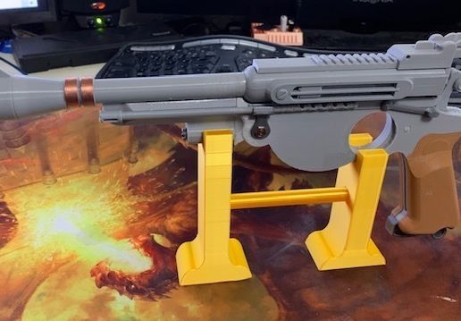 🎭 Mandalorian Blaster Stand・Free 3D File for ・Cults
