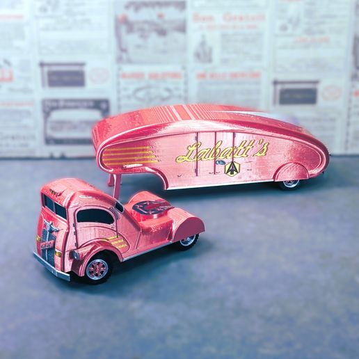 🚚 The truck that came from the future - Functional Labatt Streamliner ...