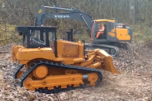 🚜 bulldozer D6 1/14 RC・3D Print with the CR10 original model. Qidi Plus ...