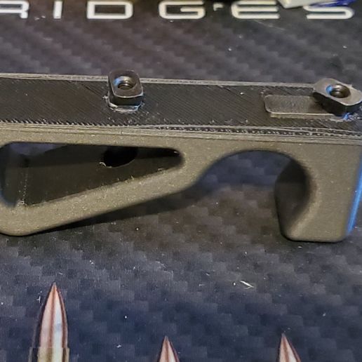 👽 mlok angled foregrip with fingerstop・ 3MF File for 3D printing・Cults