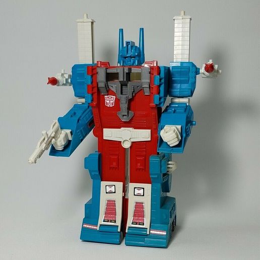 🛡️ G1 Ultra Magnus Chest Shield・Free STL File for ・Cults