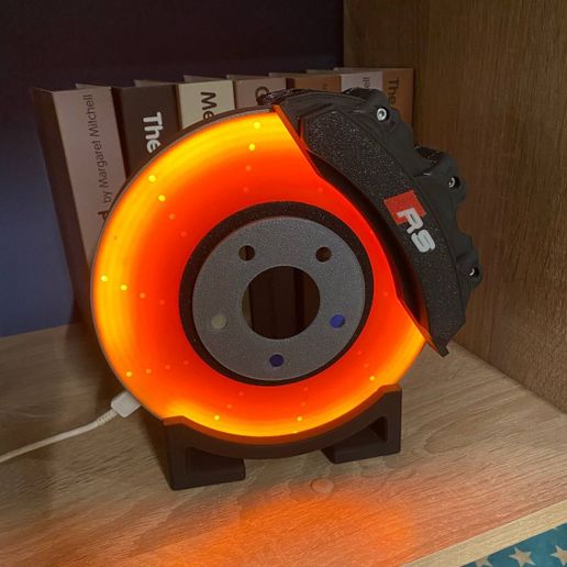 🔦 Stand Brake Disc Lamp – Audi RS6/BMW M・ 3MF File for 3D printing・Cults