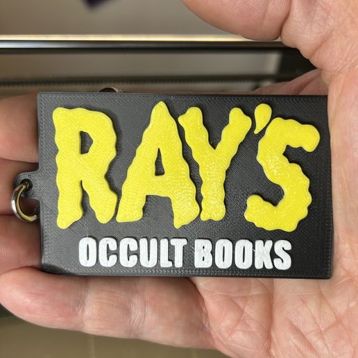 Free STL file Ghostbusters Ray's Occult Books Keychain 📚 (3MF)・Model to ...