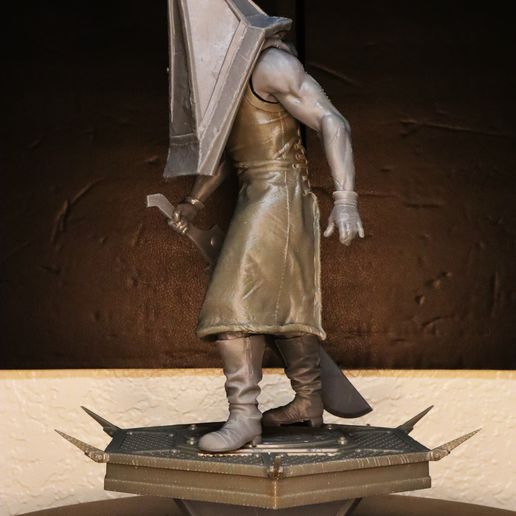 3D printed Pyramid Head | Silent Hill 2 Remake | 326mm • made with ...