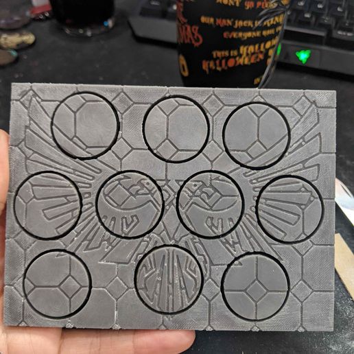 💜 Sisters of Battle Order of the Valorous Heart display bases and ...