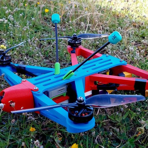 Archivo STL Fpv 7 Pulgadas Marco Pla v5 🔌 ・Objeto imprimible en 3D para ...