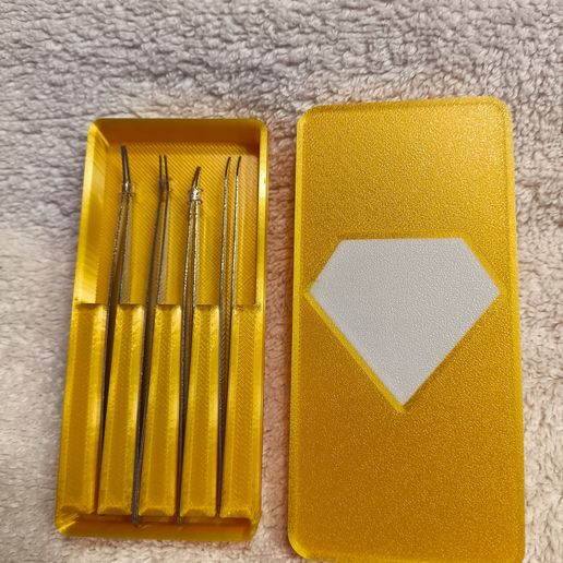 STL file TWEEZER BOX STORAGE BOX WITH COVER DIAMOND PAINTING PINZETTE ...