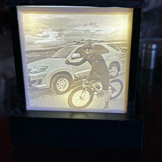 STL file Double-sided lithophane holder 🔦 ・3D printable design to ...