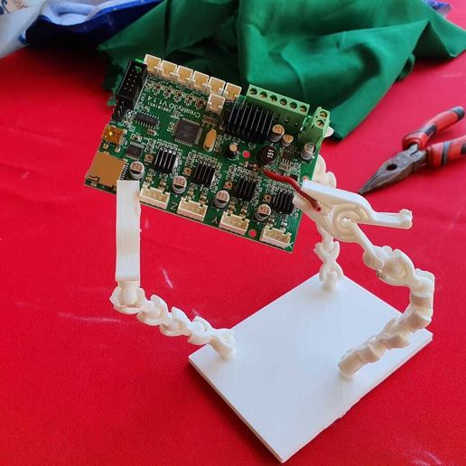 STL file third hand, tweezers ・3D print object to download・Cults