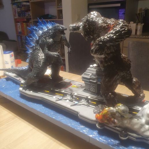 3D printer King Kong vs Godzilla • made with Ender 3 v3 plus・Cults
