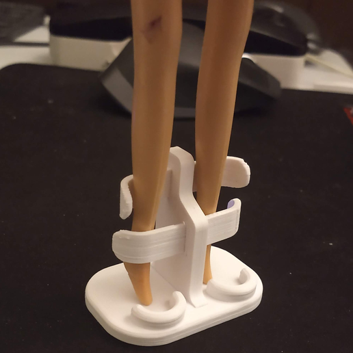 🔌 Barbie doll stand・ STL File for ・Cults