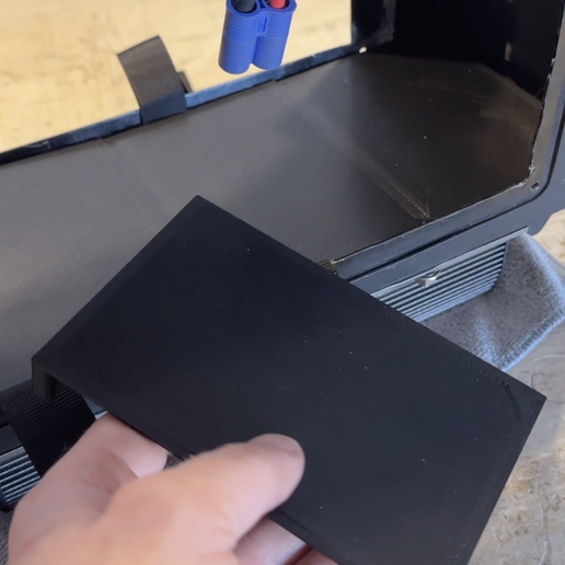 🥷 Stealth Bomber Battery Standoff Support・ STL File for ・Cults