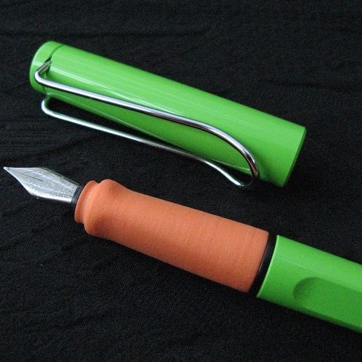 🖊️ Pen Parts: Lamy Safari Fountain Pen Grip・ STL File for 3D printing・Cults