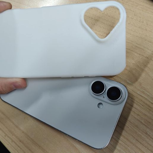 3D printing iPhone 16 Heart Case • made with Bambu Lab A1・Cults