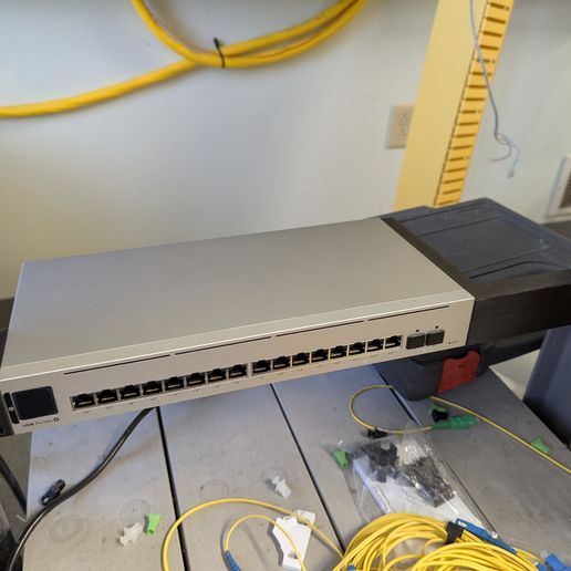 STEP file Unifi USW-Pro-Max-16 Rack Ears 19" Rack 🔌 ・3D printing ...