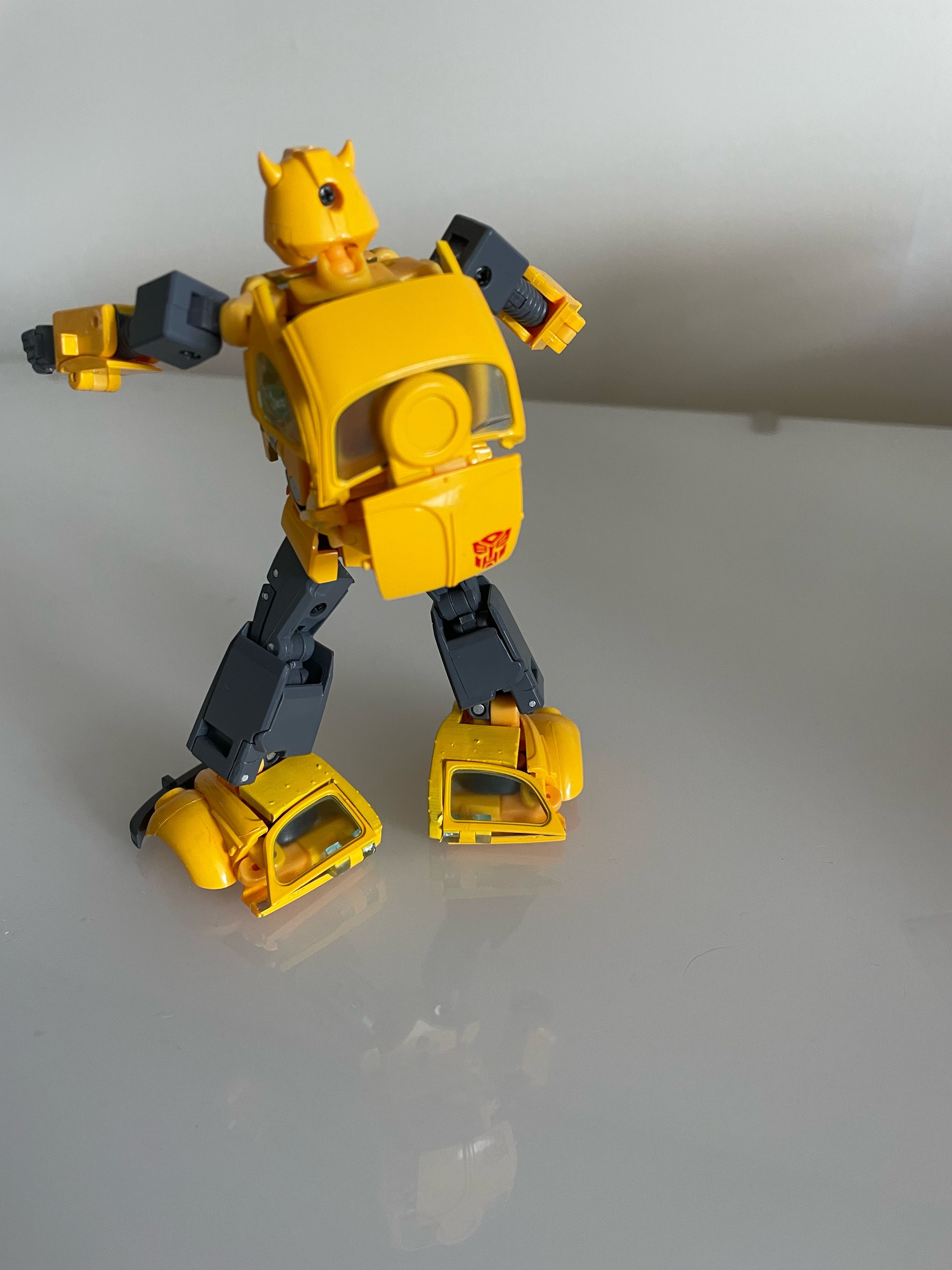 Archivo STL Transformers MP-45 Masterpiece Bumblebee Pie de relleno ...