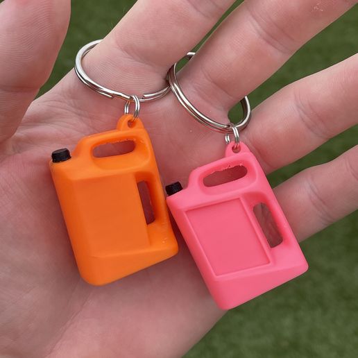 🛢️ Engine Oil Can Keychain・Free STL File for 3D printing・Cults