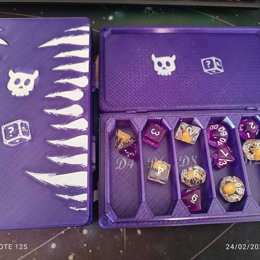 STL file Adventurer’s Vault – RPG Dice Box 🎲 (3MF)・Template to download ...