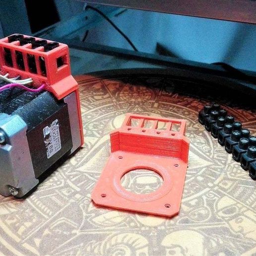 👽 Nema 17 stepper motor terminal block・Free STL File for ・Cults
