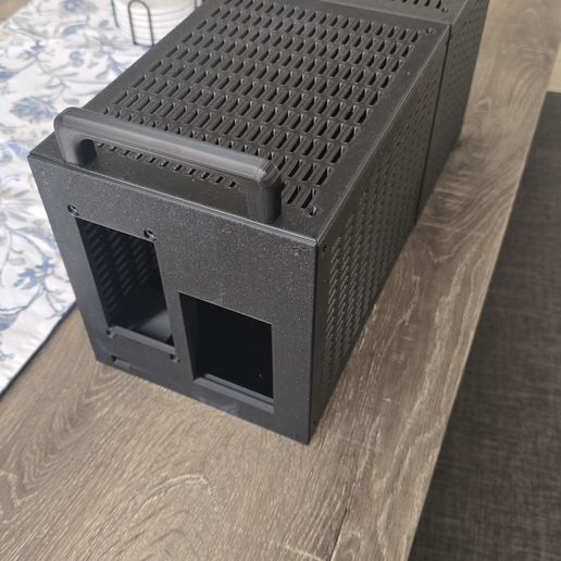 🔗 ADT Link UT3G USB4 eGPU Enclosure・ STL File for 3D printing・Cults