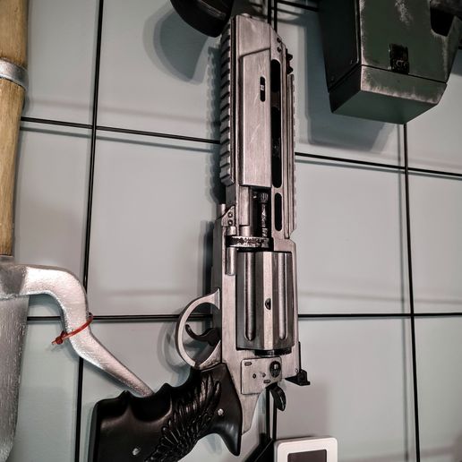 🔫 Residual Evil: Requiem – Leon’s “Requiem” Revolver (RSh-12 Inspired ...