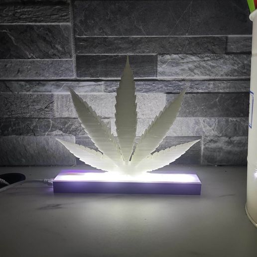 🔦 Weed Leaf LED Lamp (Glow-In-The-Dark)・ STL File for ・Cults