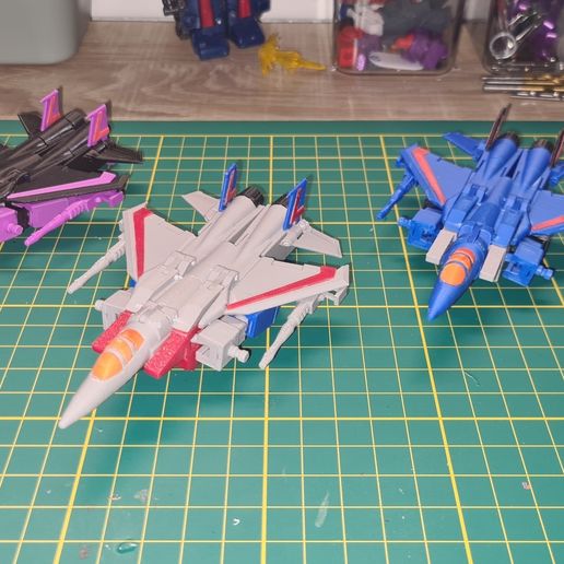 3D file G1 style Seeker Decepticon Starscream 🛩️ ・3D printer model to ...