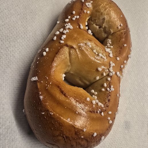 🥨 Philly-Style Soft Pretzel - Philadelphia Pretzel from Wawa - 1:1 scan ...