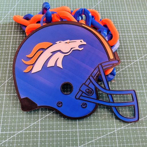 🪖 DENVER BRONCOS HELMET CHAIN・ STL File for 3D printing・Cults