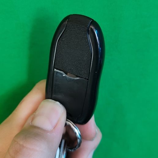 🚗 Tesla Model S Car Key Fob Battery Cover・ 3MF File for 3D printing・Cults