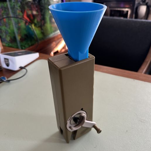 🔫 Airsoft Speed Loader Funnel・ STL File for 3D printing・Cults
