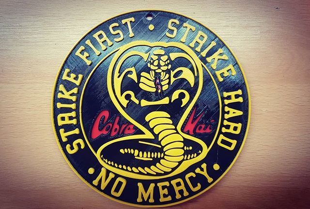 Archivo 3D gratis Logotipo de Cobra Kai・Objeto imprimible en 3D para descargar・Cults