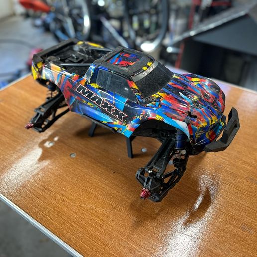 ⚽ Traxxas Maxx Display/Work Stand・ STL File for 3D printing・Cults