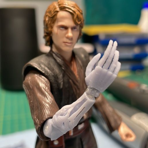 Anakin Skywalker Robotic hand for 6 inch figures・ 3D File for 3D ...