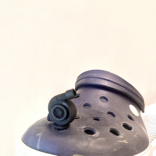 🧷 Turbo Crocs Pin・ STL File for 3D printing・Cults